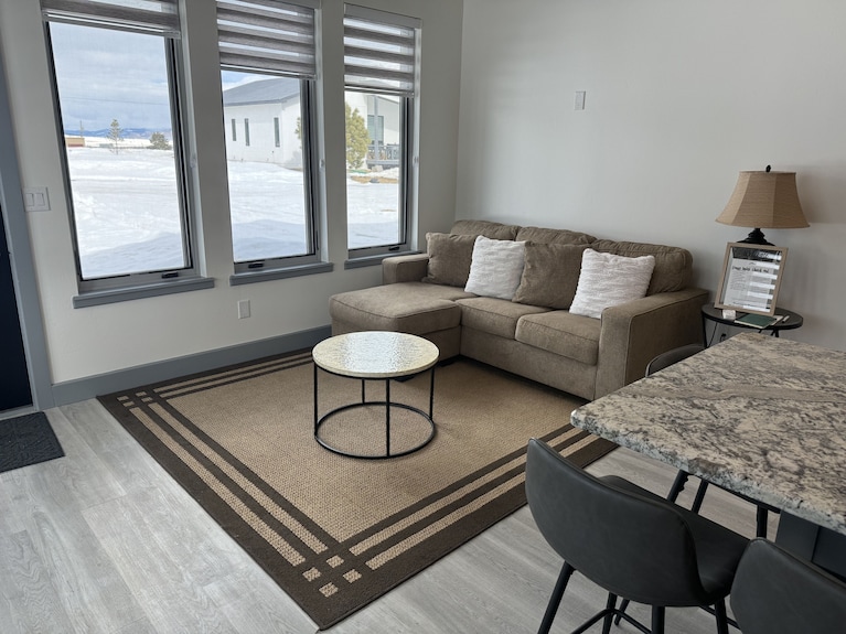 Come Enjoy Our"beautiful New Modern Guest House" With A View To The Ski Mountain - Cimarron Canyon State Park, Eagle Nest