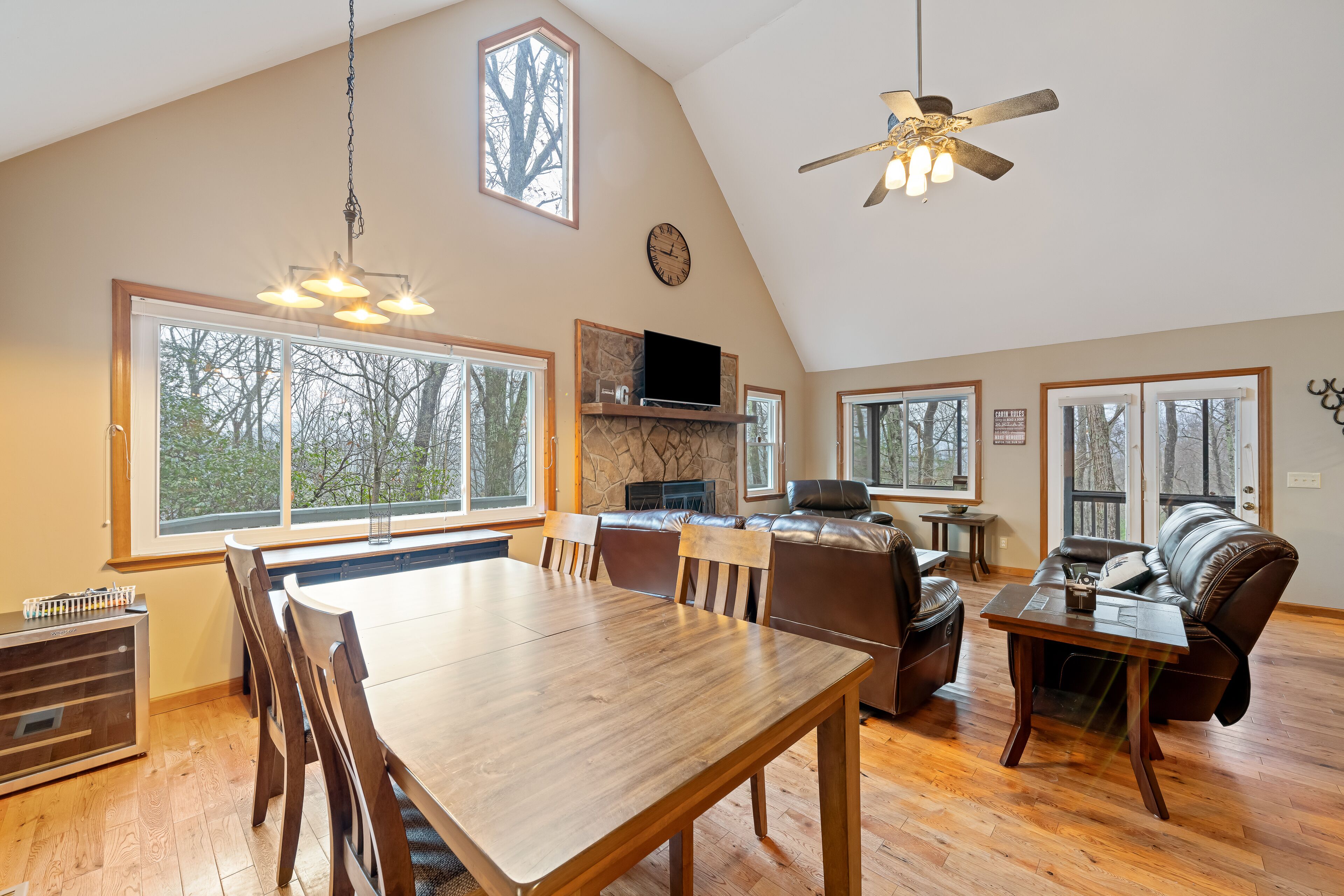 Dog-friendly, Mountain-view Retreat With A Grill, Deck, Washer/dryer, & Ac - Blairsville, GA