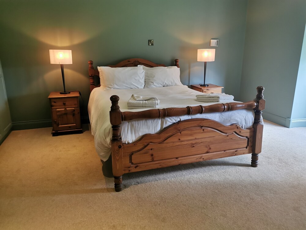 Luxurious, Spacious, Irish Country House with Five Bedrooms and Four ...