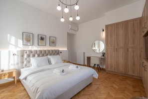 Apartamento de Luxo, 4 quartos, terraço, no canto | 4 quartos, roupa de alta qualidade, cofre com capacidade para portátil 