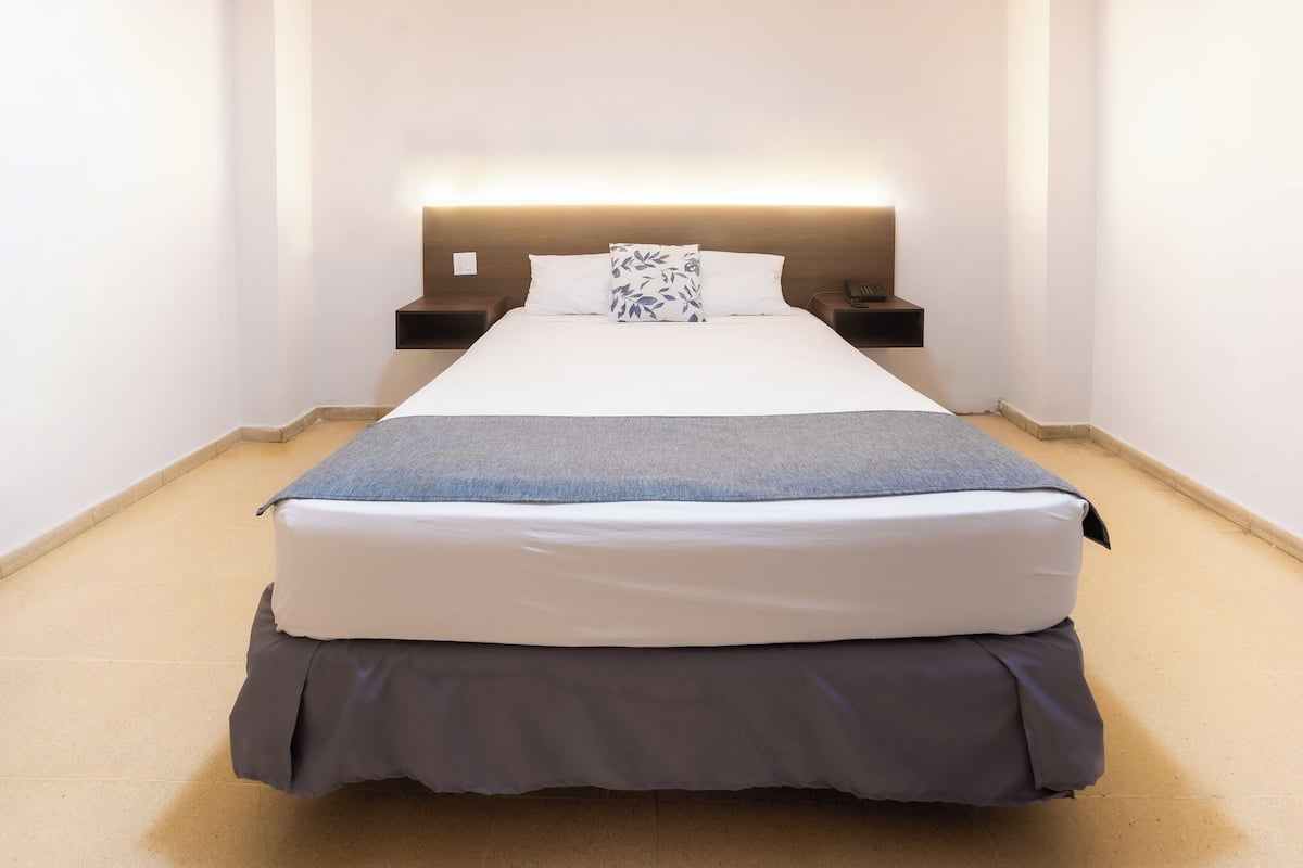 Quarto Económico, 1 cama queen-size, não fumadores | Terraço/pátio interior