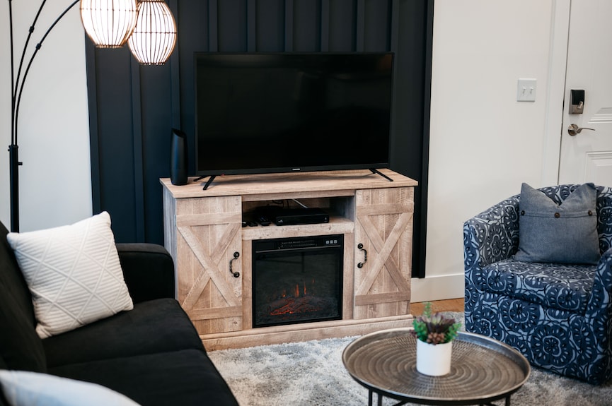 A Stylish Tc Getaway In The Heart Of Old Town, Traverse City - Traverse City