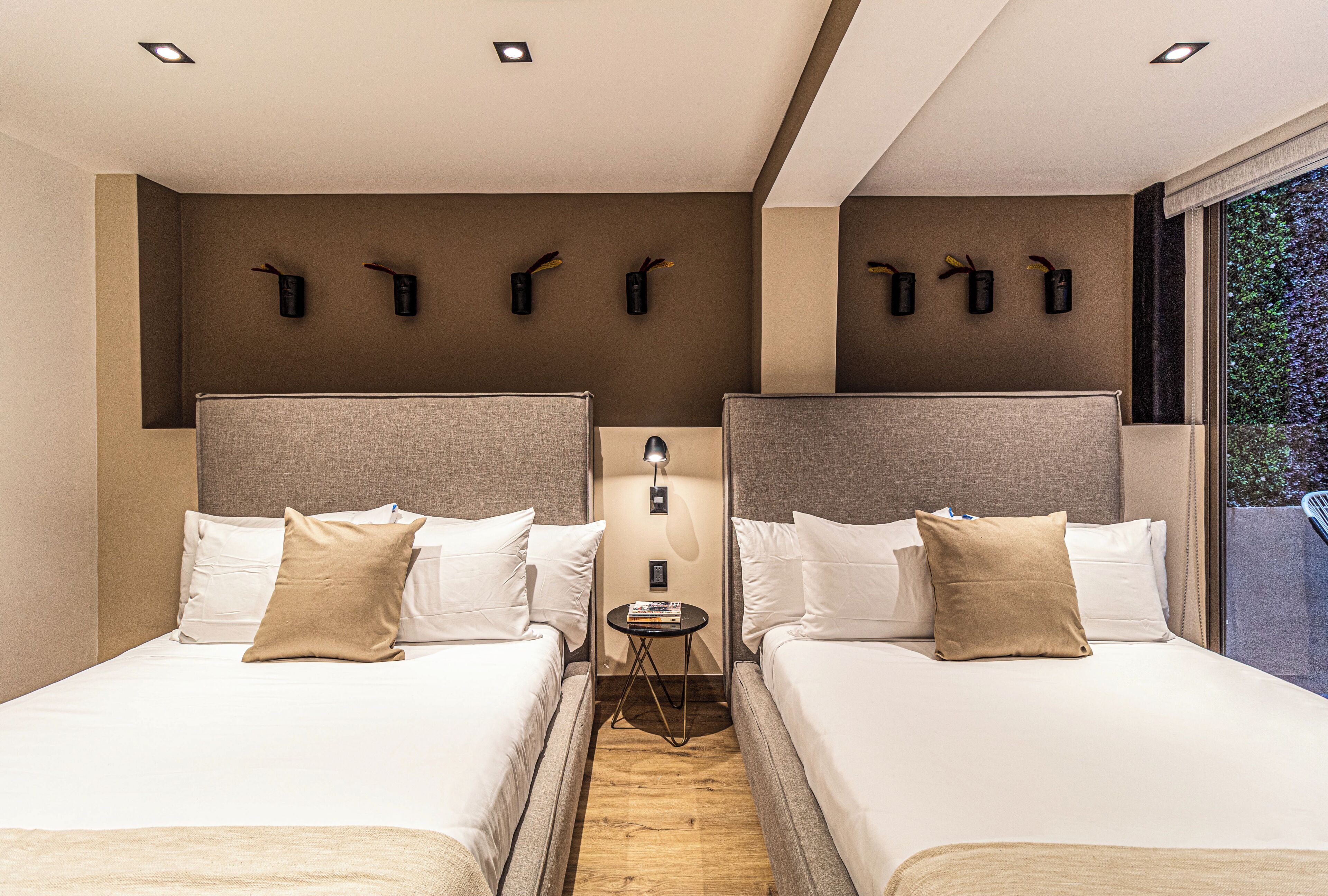 Apartamento grand | Roupas de cama antialérgicas, cofres nos quartos