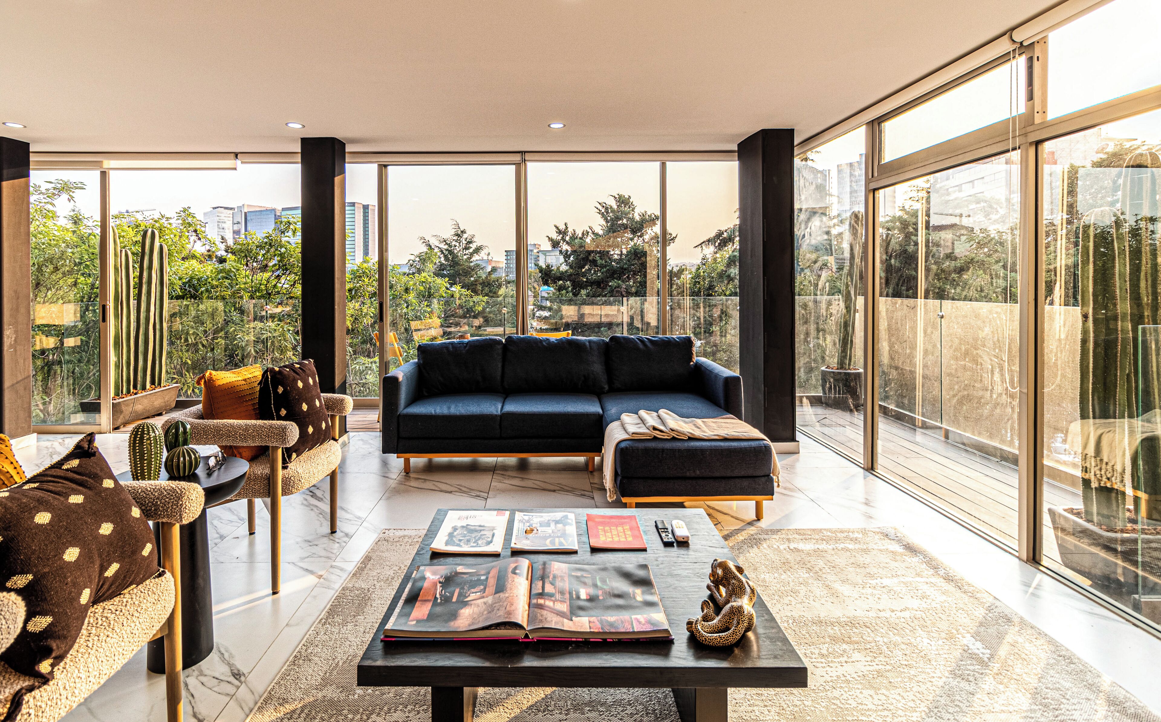 Apartamento Superior | Sala de estar | Televisor LED de 32 polegadas com canais por cabo, televisor 