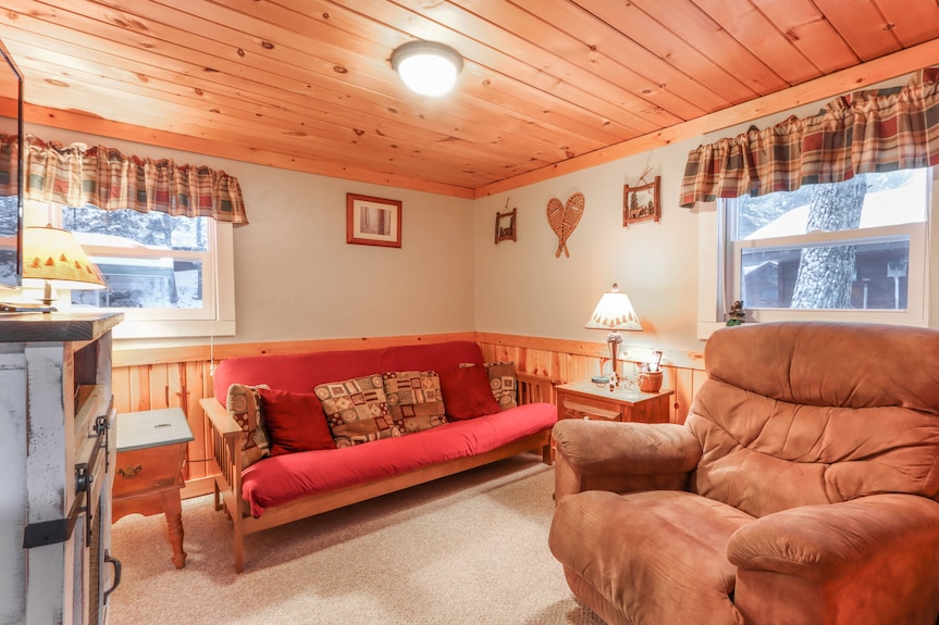 Brandy Lk Cabin W Water Toys! In Town & On Snowmobile Trails - Minocqua, WI