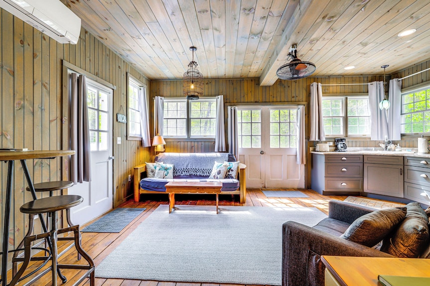 Killingly Barnyard Studio In Wine Country! - Thompson, CT