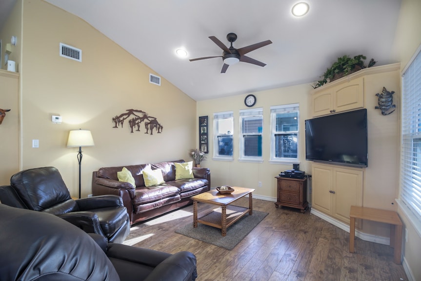 See Dolphins From Your Private Deck With This Beautiful Property! #170 - テキサス州