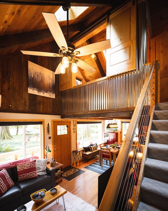 Sweet Romantic Cabin, Private Hot Tub. Perfect For A Couples Getaway. - Mount Baker, WA