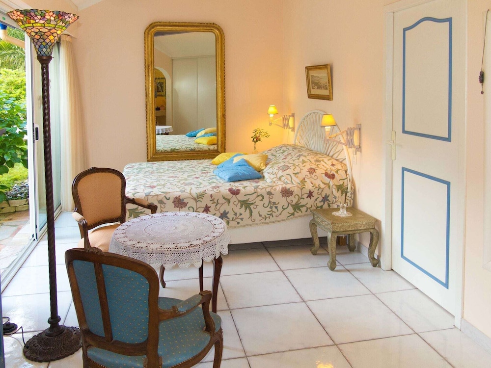 Villa In Frankreich Mit Pool & Strandnähe - Anglet