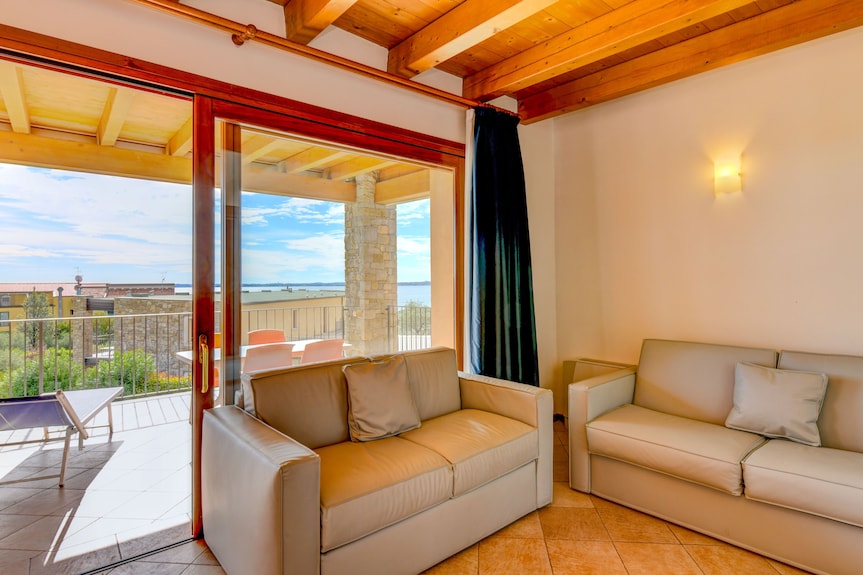 Rosa Dei Venti: 1 Bedroom Std, Lake View Apartment, 2 Pools, Central Location - Lake Garda
