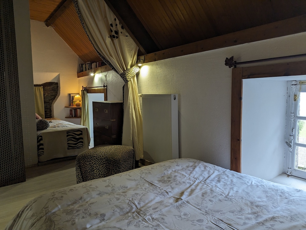Moulin à Orge, En Face De La Mer, Dans Le Parc D'un Manoir, 2/3 Personnes - Urville-Nacqueville