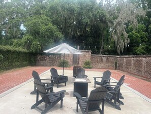 Quarto casal tradicional de uso individual, 2 camas Queen, no pátio | Terraço/pátio