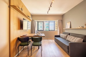 Estúdio Design | Minibar, com decoração personalizada, com mobília individualizada