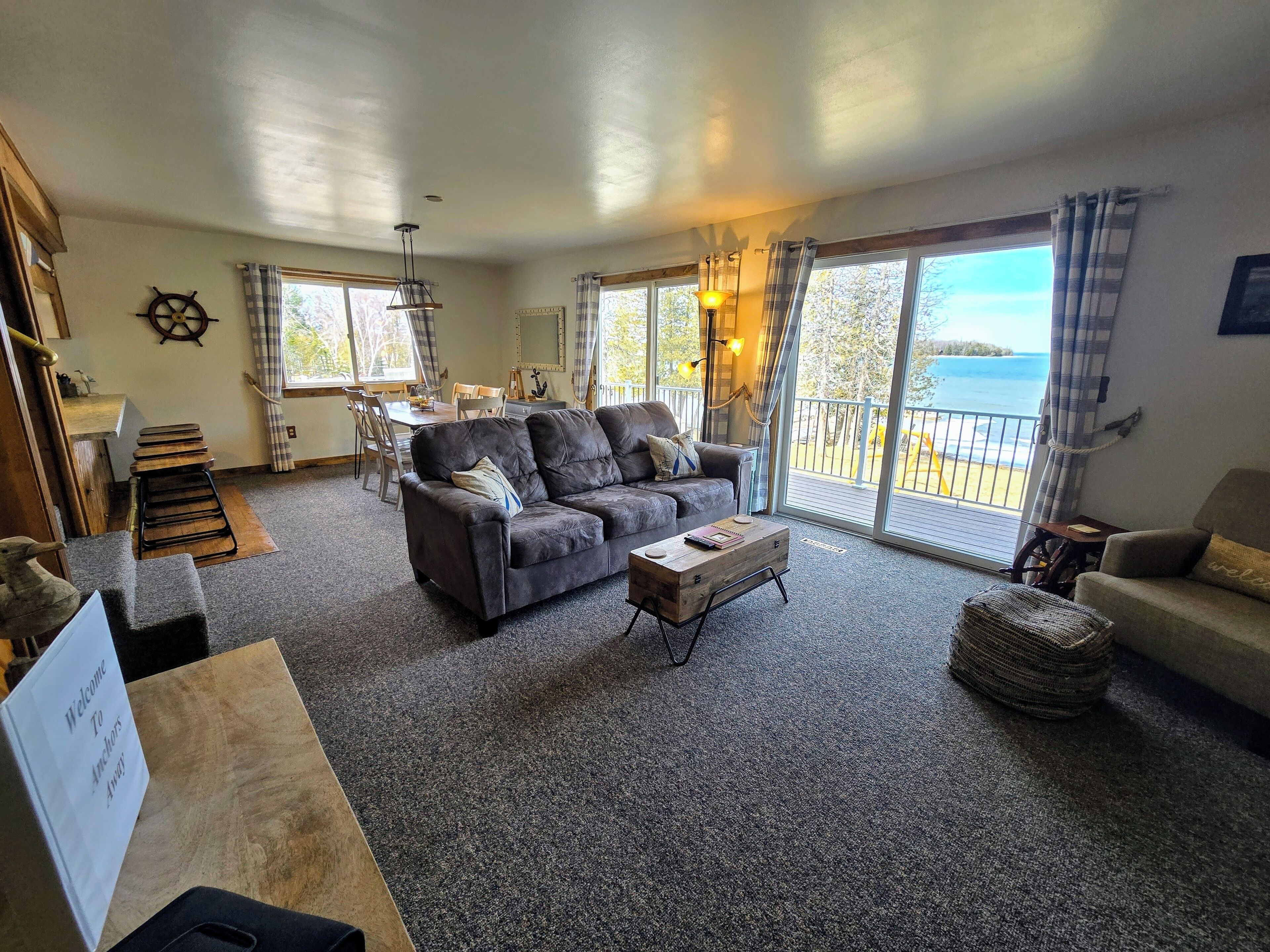Drummond Island Hotel & Vacation Homes - Anchors Away - Drummond, MI