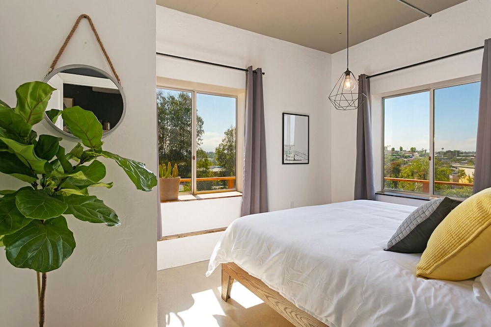 Sunset Vista - 2br/1ba, Near Beaches, Legoland, Great Views! - Vista, CA