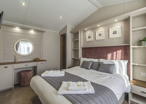 2 Bedroom Accommodation In Skirlaugh, Nr Hull - Yorkshire