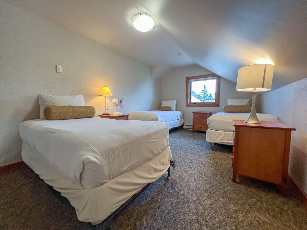 Poplar River Condos 522 - Lake Superior - Lutsen, MN - Lutsen | Vrbo