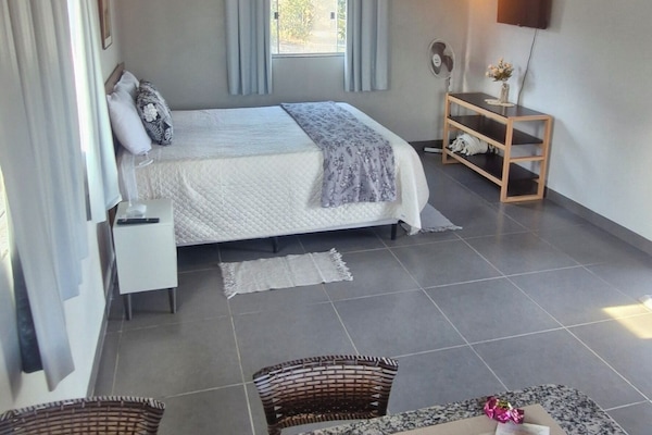 Chalé, 1 cama king-size, vista para a montanha, no rés do chão | 2 quartos, roupa de alta qualidade, Wi-fi grátis