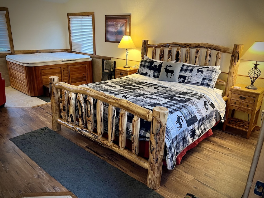 Mountain Shadows Resort - Estes Park, CO