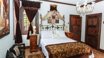 Quarto casal básico | Cofres nos quartos, ferros/tábuas de passar roupa, Wi-Fi de cortesia