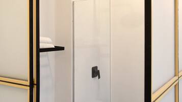 Quarto triplo conforto | Banheiro