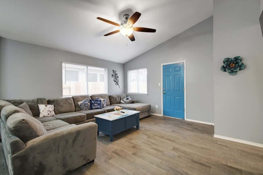 Spacious Cedar Park Home Close To Shopping - Leander, TX