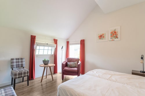254 M² Ferienhaus ∙ 6 Schlafzimmer ∙ 12 Gäste - Utrecht