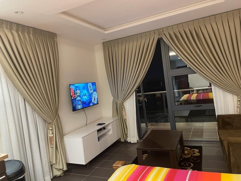 Park Apartments D-plus Executive Studio - Cantonments - Accra | Vrbo