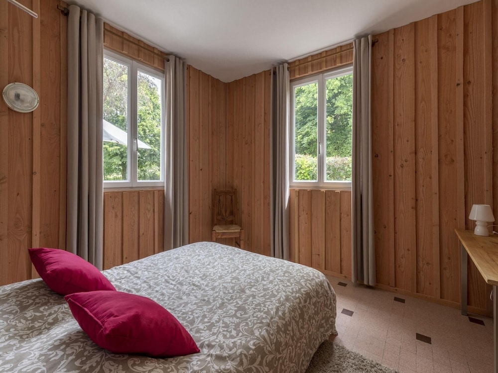 Burgundy Poolside Getaway - Cuzy | Vrbo