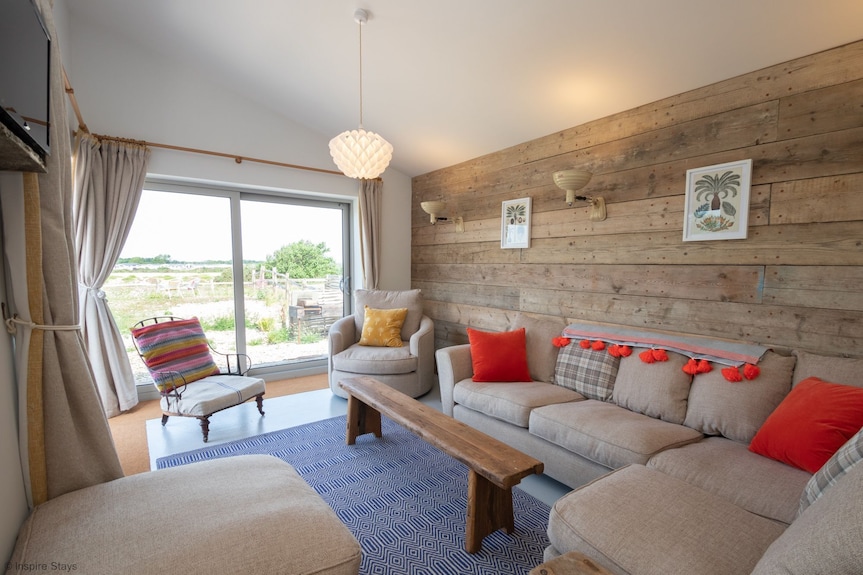 Sea Breezes By Inspire Stays - A Home That Sleeps 8 Guests In 4 Bedrooms - 보샴