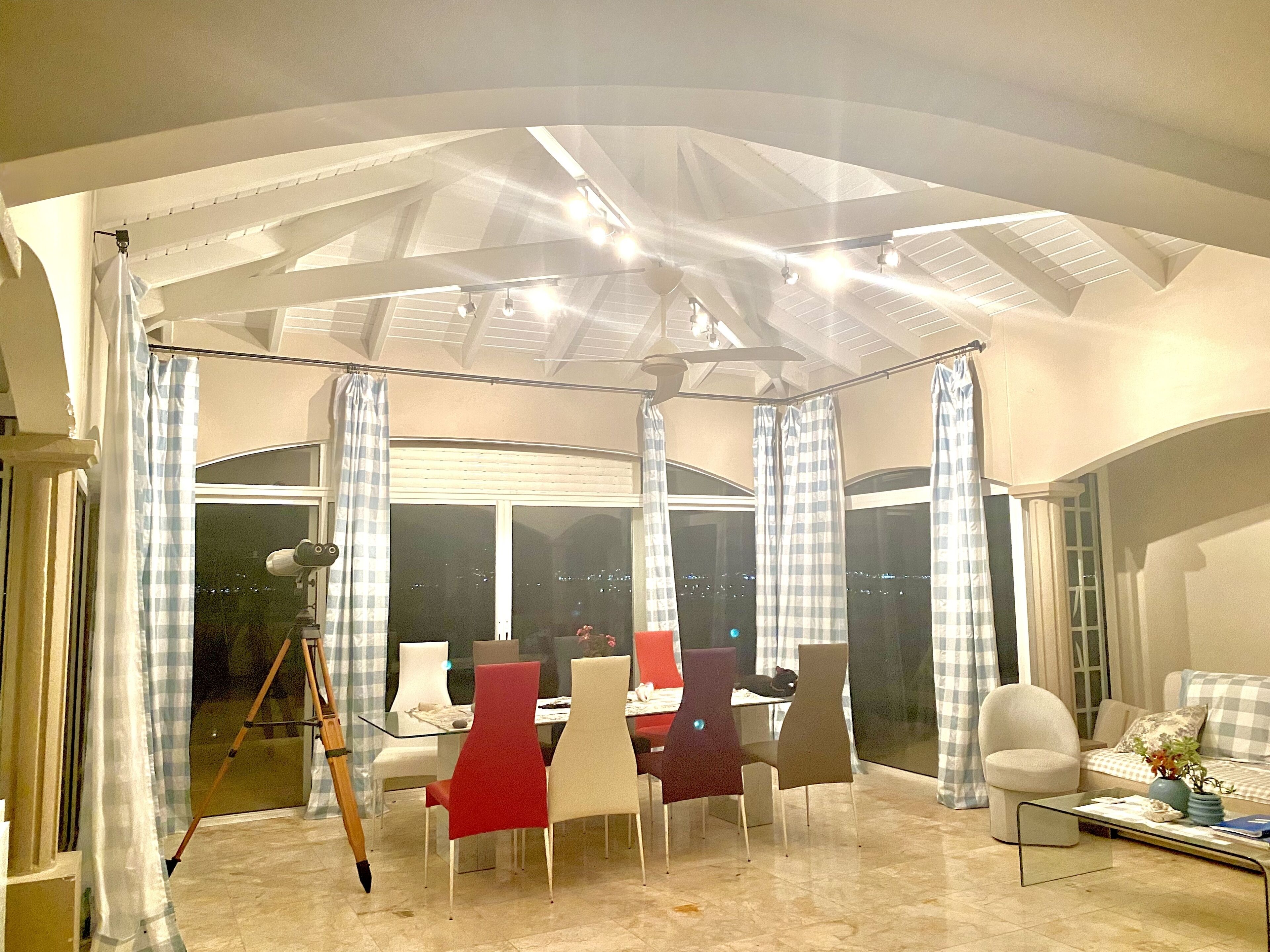 Magnificent Cliff Side Villa Awaits You... - Saint-Martin