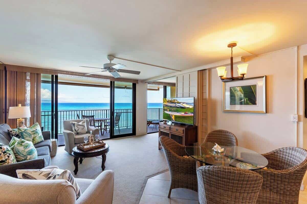 Ocean Views From Every Room, 2 Bd Oceanfront Condo - Maui, HI