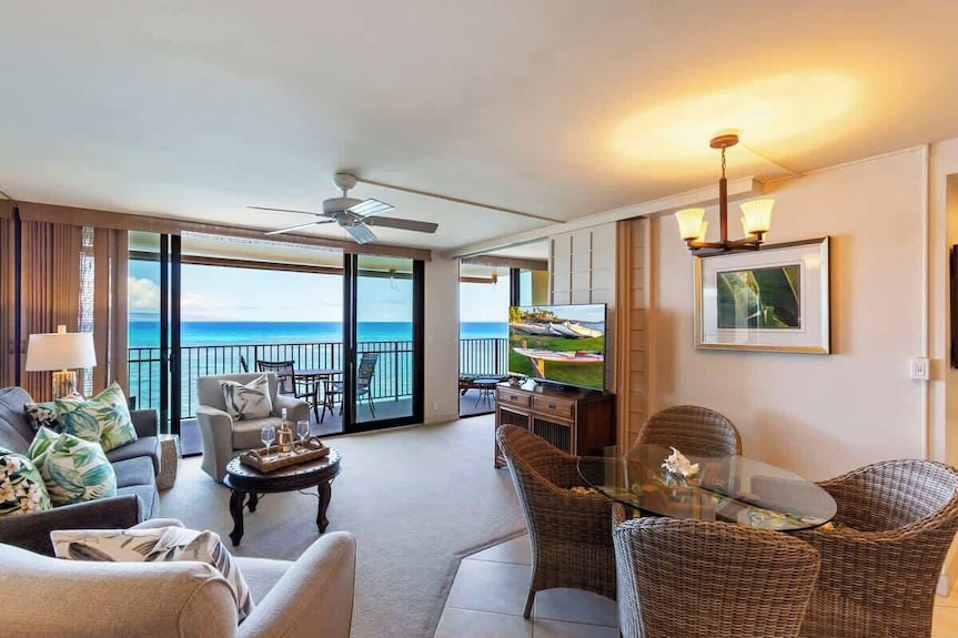 Ocean Views From Every Room, 2 Bd Oceanfront Condo - Maui