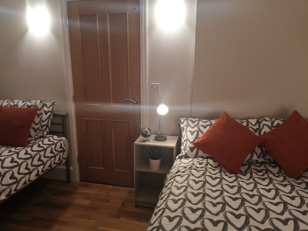 La La Land Derby 4 Bedrooms Townhouse Near Pride Park - Derbyshire
