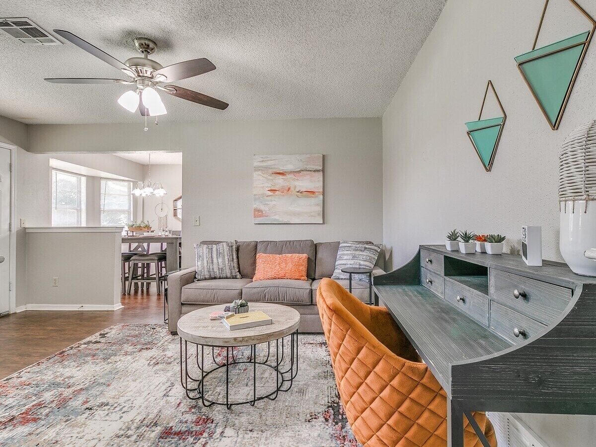 7 Mil->softball Hof-near Tinker Afb- Full Kitchen-fenced Bkyd-garage-w/d-dogs - Midwest City, OK