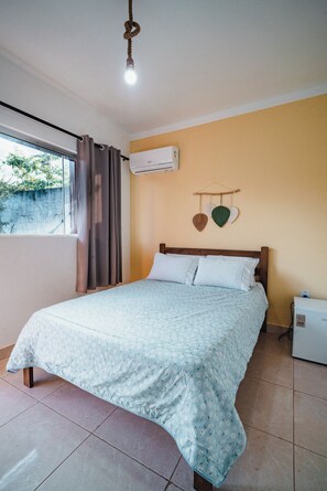 Quarto Duplo Básico | Wi-fi grátis, roupa de cama fornecida 
