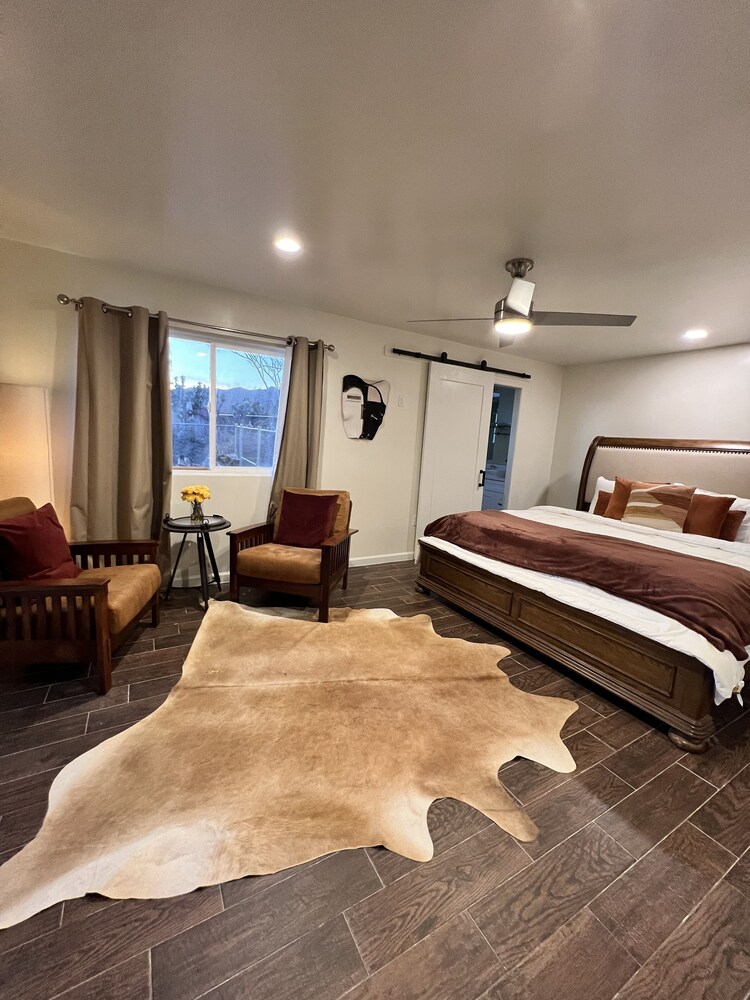 The Hideaway : HotTub+BBQ+Fire-pits+pool table - Yucca Valley | Vrbo