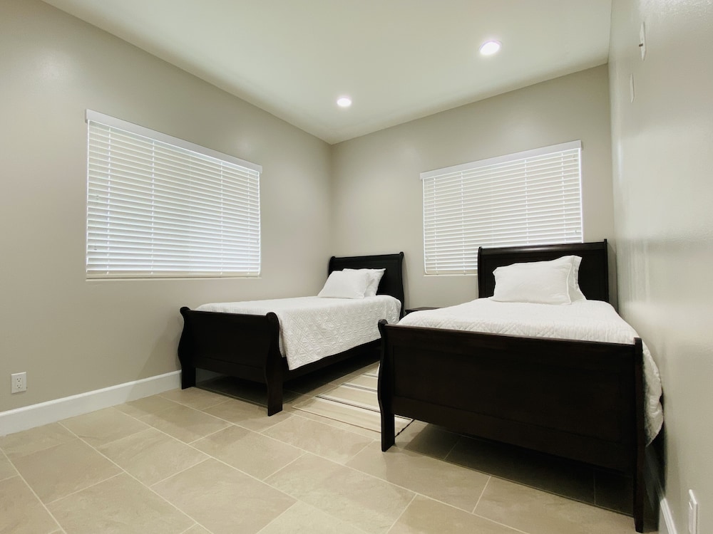 Brand new built 2022, 15 mins to Disneyland - Santa Ana | Vrbo