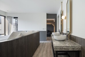 Suíte estúdio, vista para a piscina | Camas com colchões de espuma com sistema de memória, frigobar