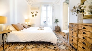 Apartamento, 2 quartos | 2 quartos, roupa de alta qualidade, edredões de penas