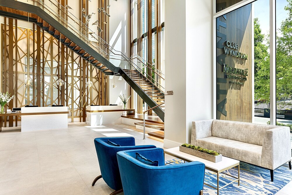 CW Atlanta - HUGE 3BR PRES.-Rooftop Pool & Bar-Centennial Park, CNN, MB ...