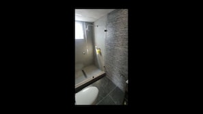 Apartamento, 1 quarto, fumadores, varanda | Casa de banho