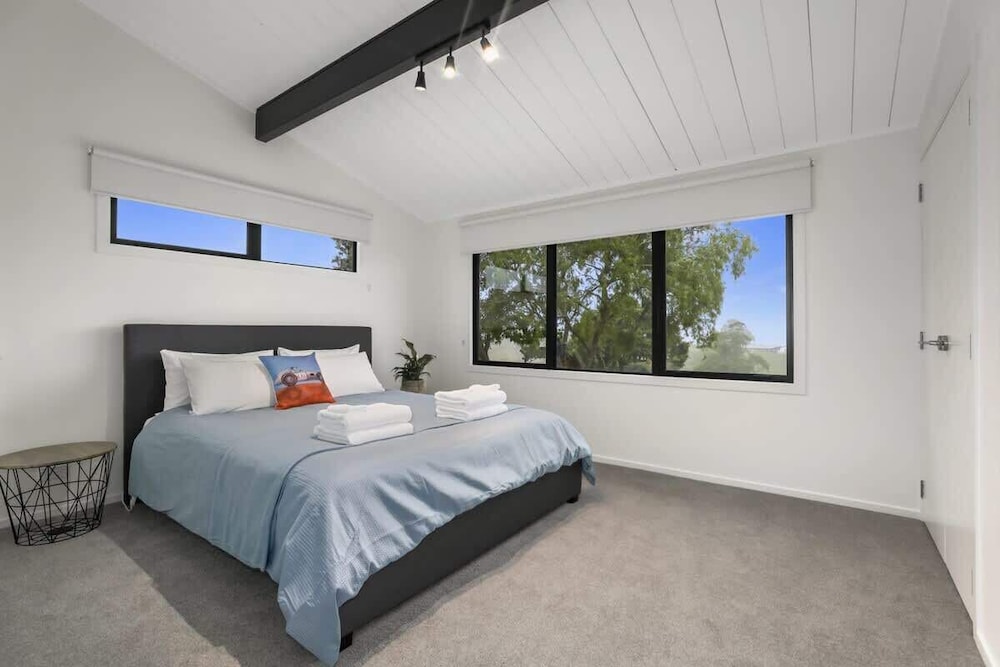 Hamurana Views | Great Lake & Farm Views With Spa - Rotorua