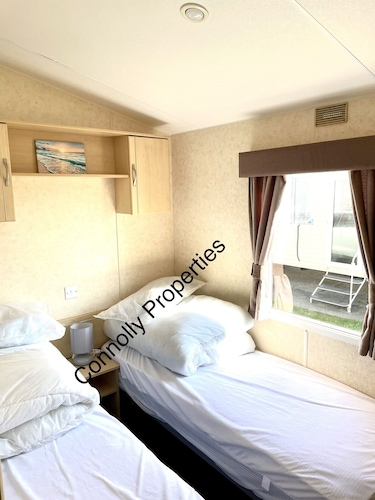 Beautiful Modern Caravan - Rhyl