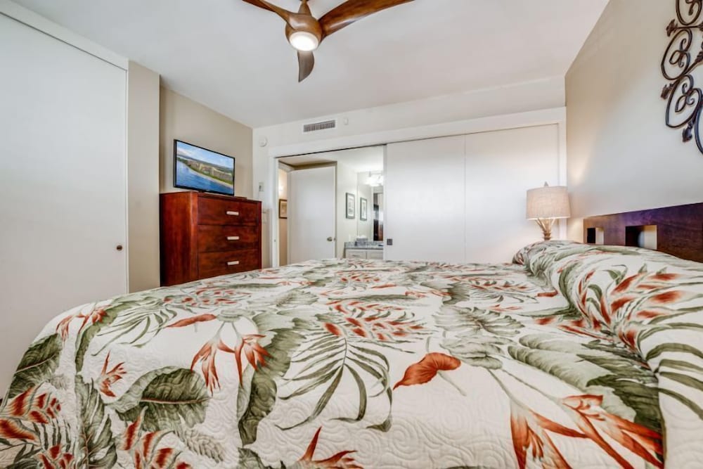Beachfront Escape With Dazzling Ocean Views! - Sugar Beach Condo #418 ...