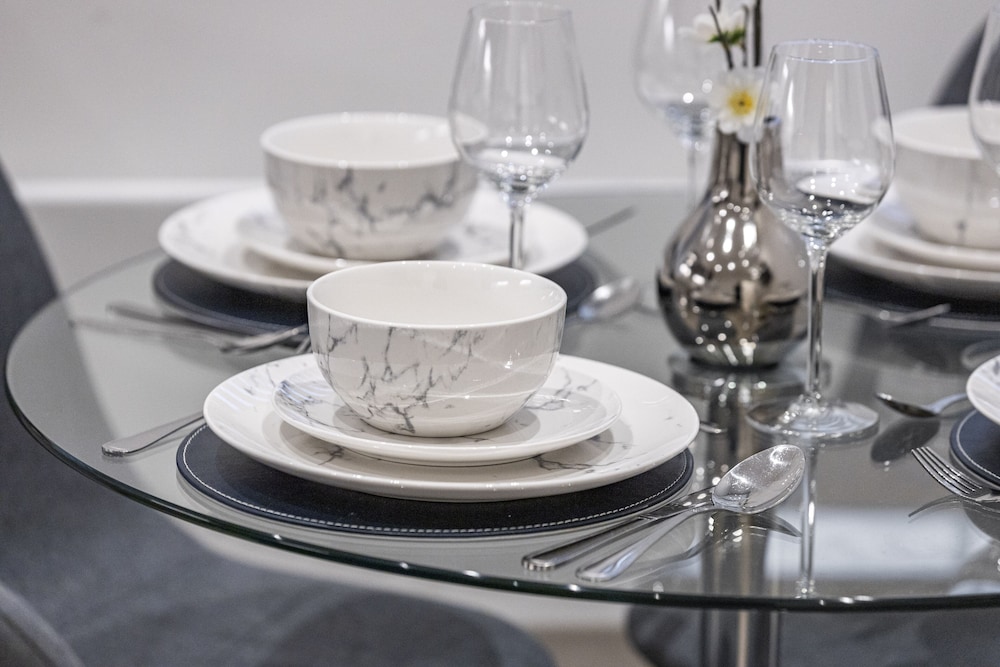 Silver Mansion - Whetstone - London