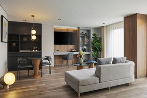 Minibar, cofre com capacidade para portátil 