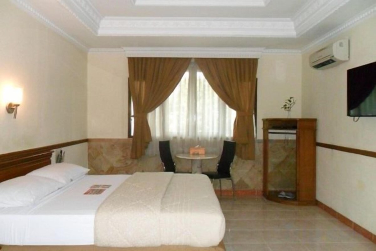 Secretária, Wi-fi grátis, roupa de cama fornecida