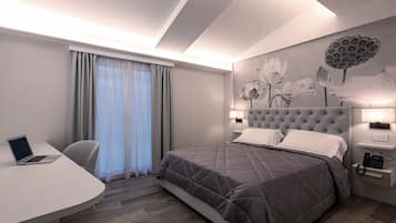 Quarto luxo | Roupas de cama premium, edredons de pluma, frigobar, cofres nos quartos