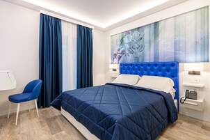 Quarto Comfort | Roupa de alta qualidade, edredões de penas, minibar, cofre no quarto